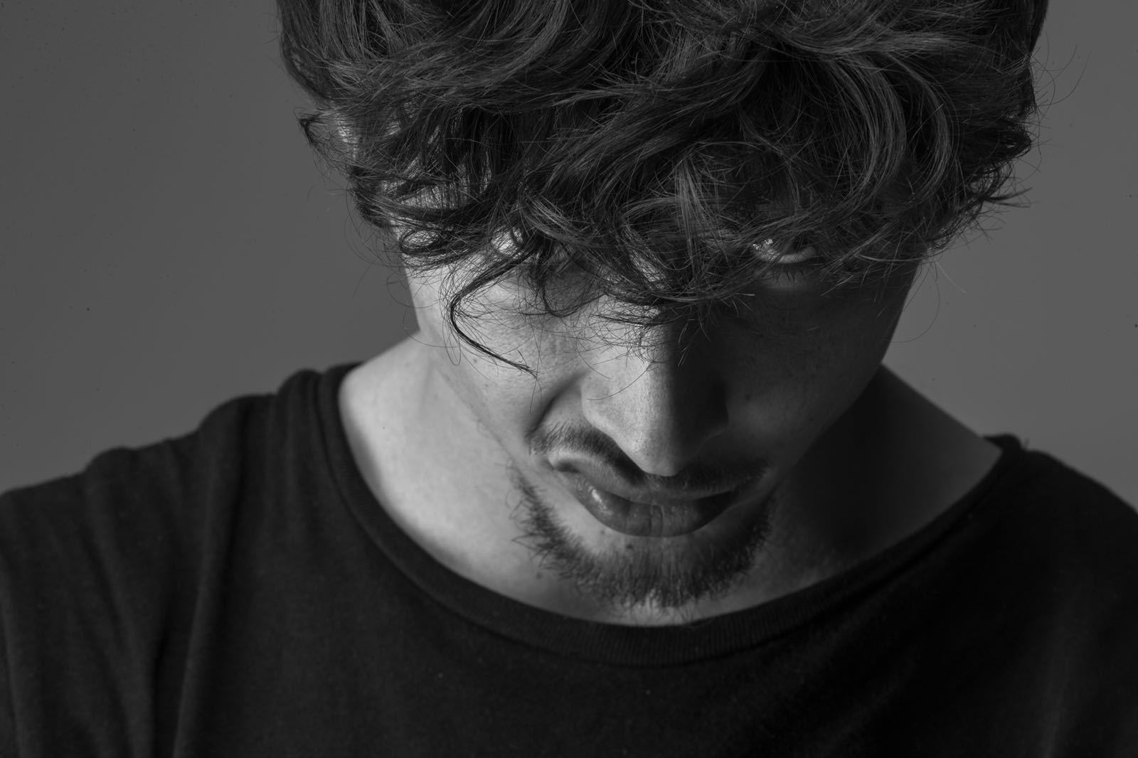 Ayax se estrena en la gran pantalla con "Hasta el cielo" - Urbzine ...